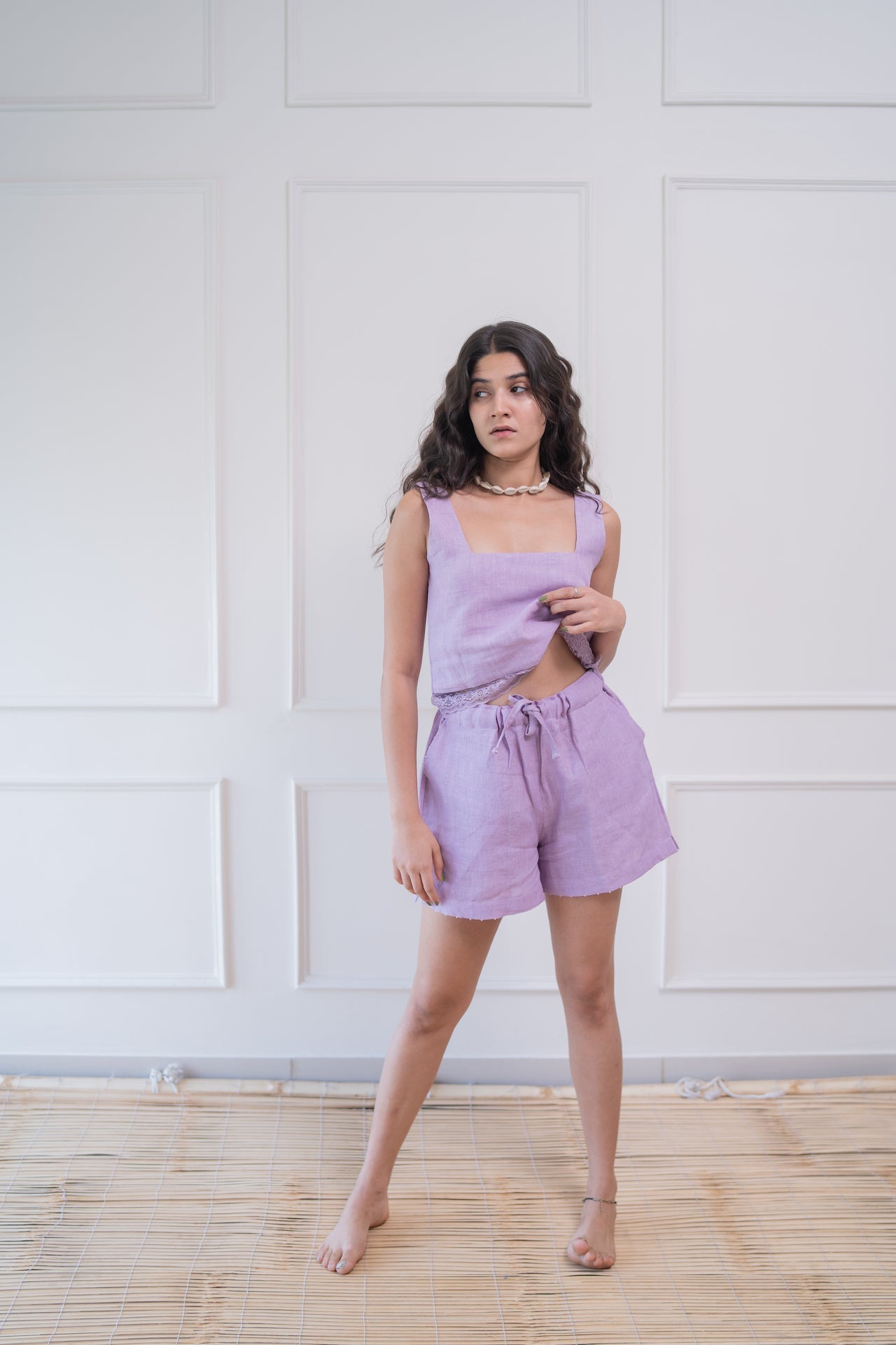 Pale top – LabelSugar